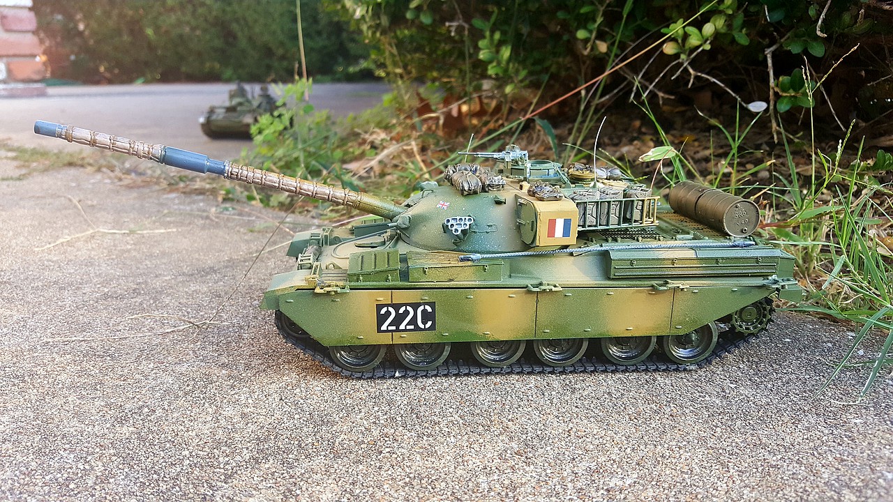 British Chieftain Mk5 Tank -- Plastic Model Military Vehicle Kit -- 1/35 Scale -- #35068 ...