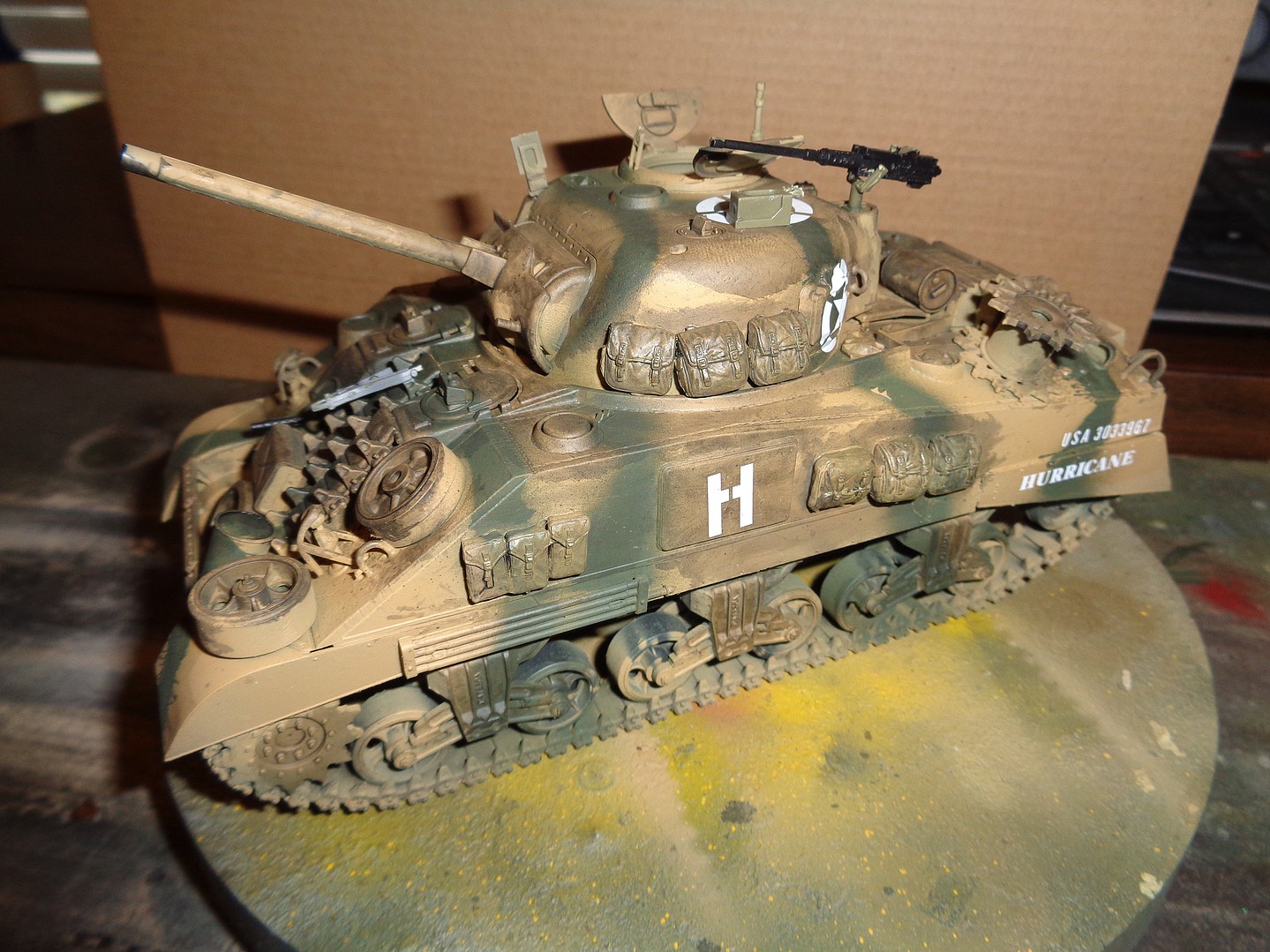 US M4 Sherman Medium Tank -- Plastic Model Military Vehicle Kit -- 1/35 ...