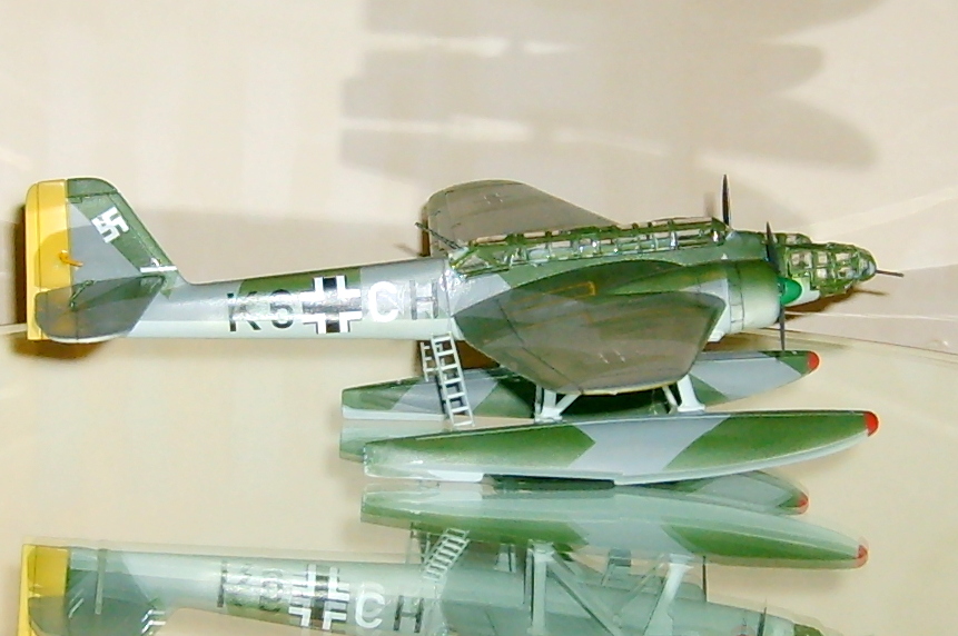 Heinkel He 115 Seaplane -- Plastic Model Airplane Kit -- 1/72 Scale -- #04276 pictures by ...