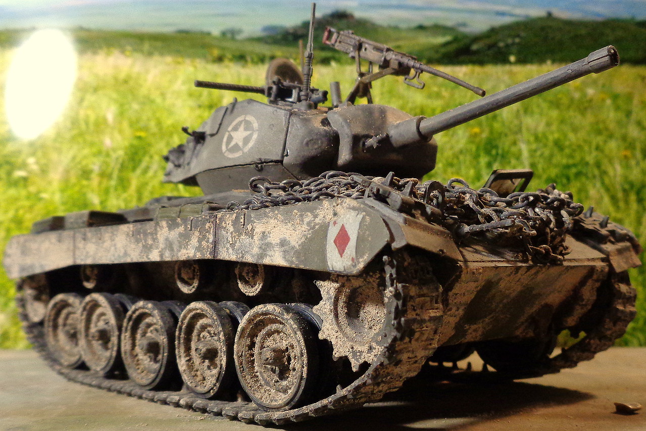 US Light Tank M24 Chaffee -- Plastic Model Military Vehicle Kit -- 1/35 ...