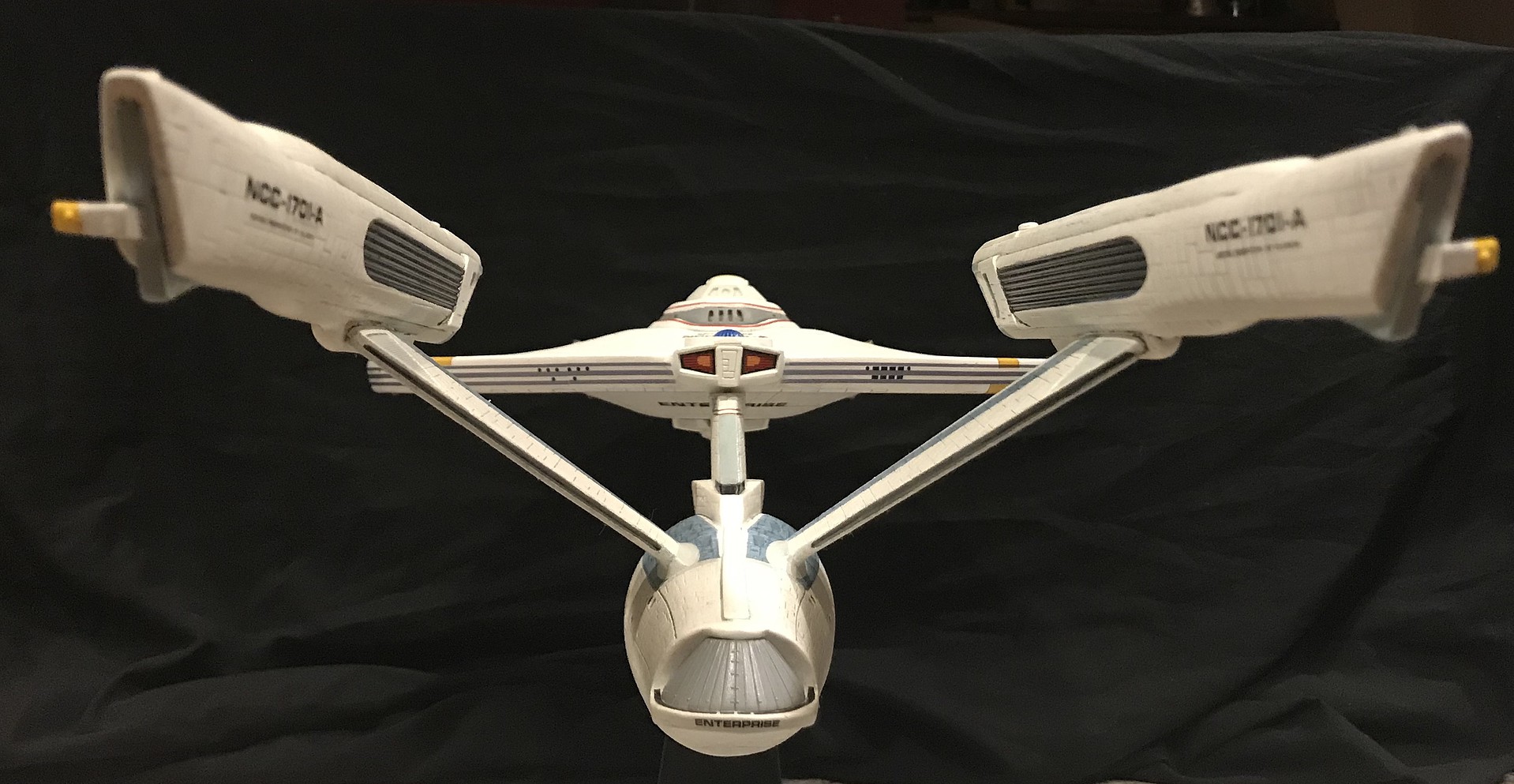 Star Trek USS Enterprise Refit -- Science Fiction Plastic Model Kit ...