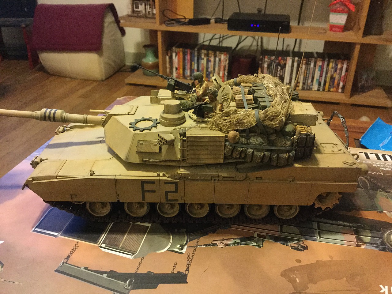 M1A2 Abrams 120mm Gun Tank -- Plastic Model Military Vehicle Kit -- 1/ ...