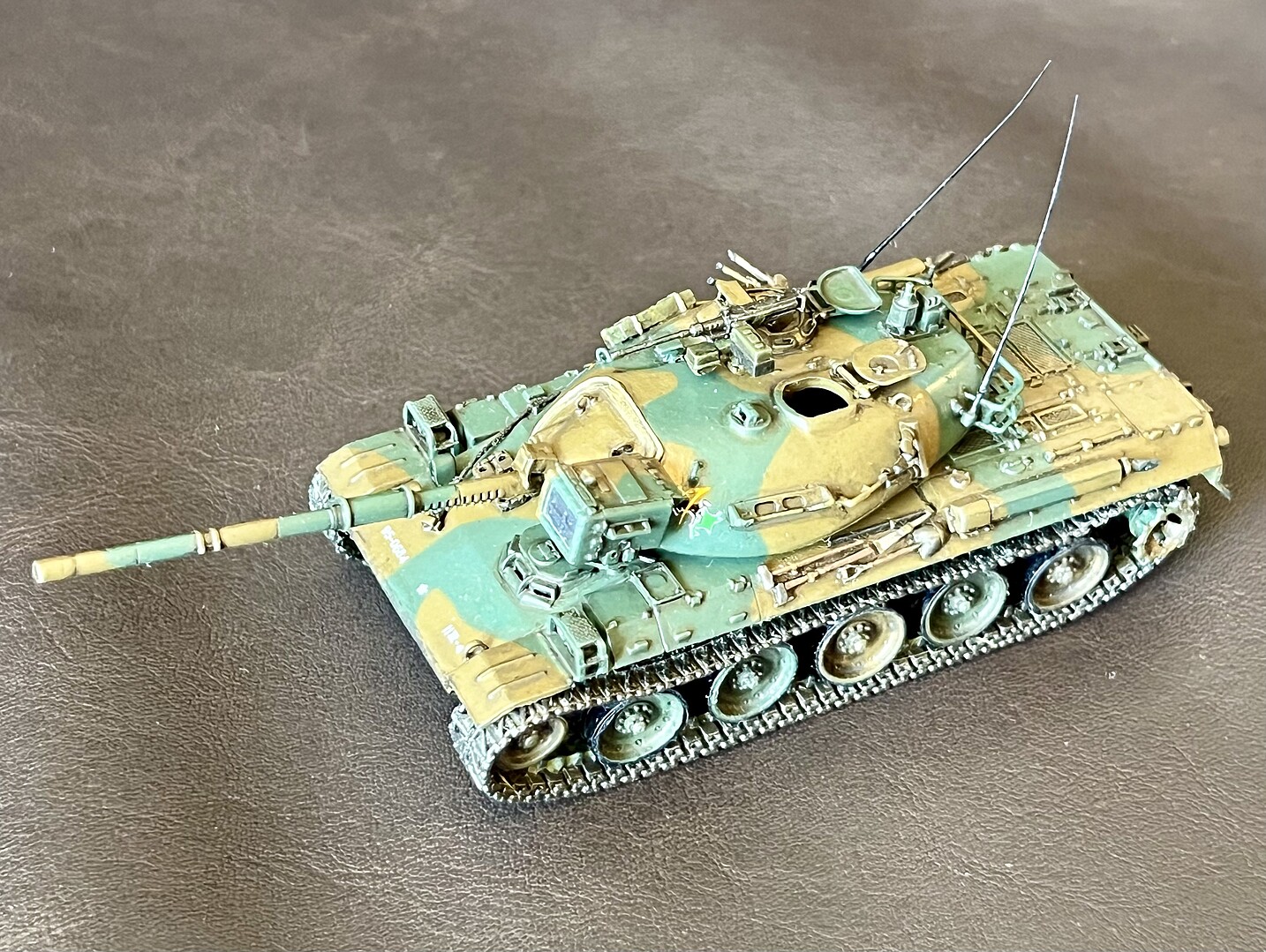 Japanese Type 74 Tank -- Plastic Model Military Vehicle Kit -- 1/72 ...