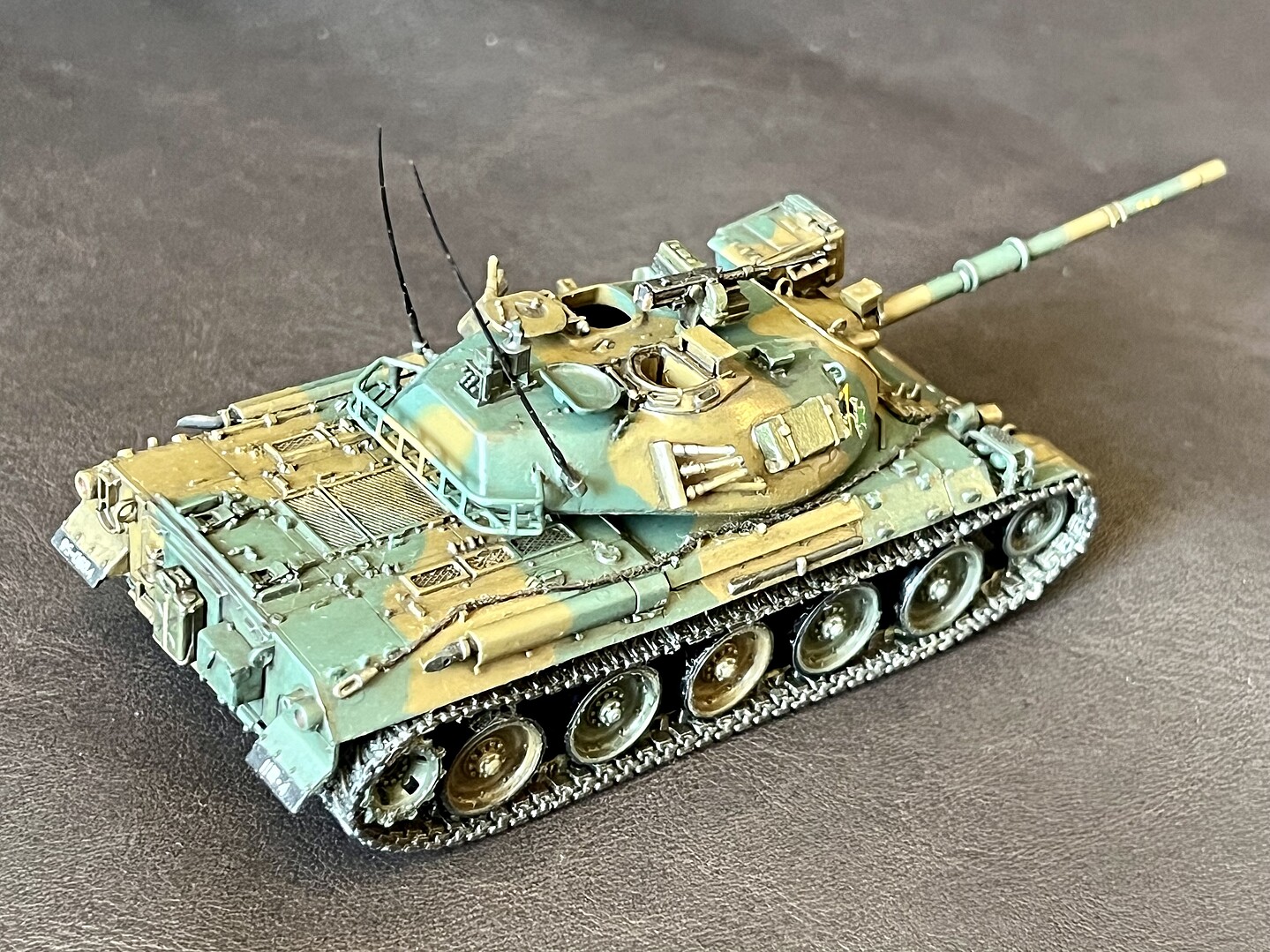 Japanese Type 74 Tank -- Plastic Model Military Vehicle Kit -- 1/72 ...