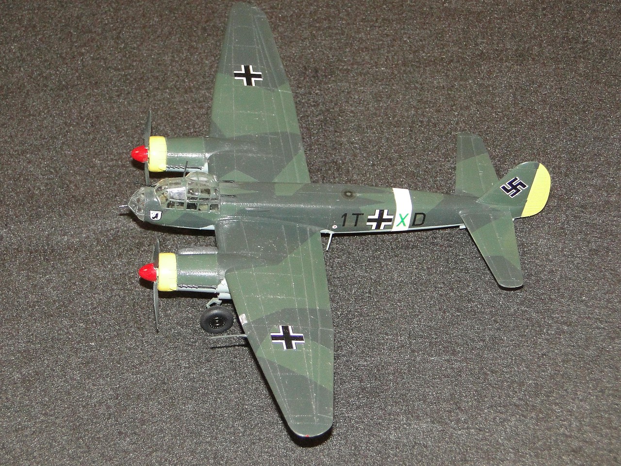 Junkers Ju 88 A4 Plastic Model Airplane Kit 172 Scale 1018s