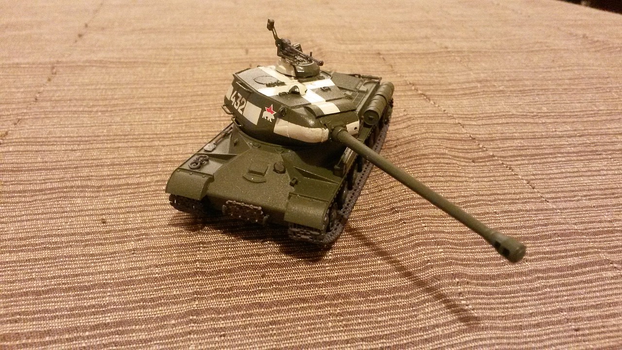 IS-2 Stalin Heavy Tank -- Plastic Model Tank Kit -- 1/72 Scale -- #5011 ...