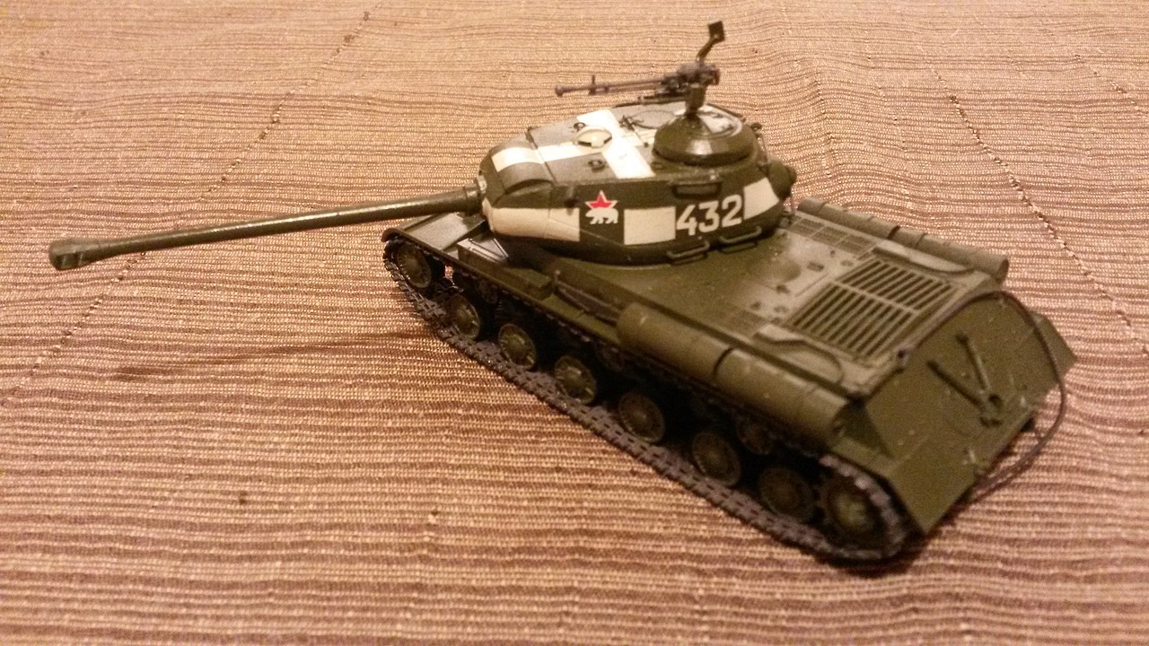 IS-2 Stalin Heavy Tank -- Plastic Model Tank Kit -- 1/72 Scale -- #5011 ...