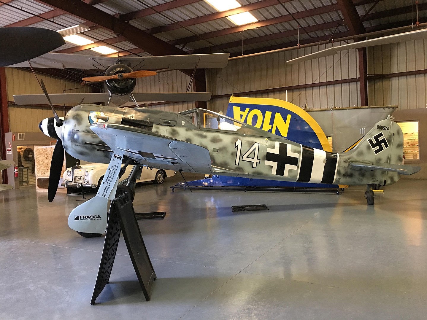 Fw190A6/8 Butcher Fighter -- Plastic Model Airplane Kit -- 1/72 Scale ...