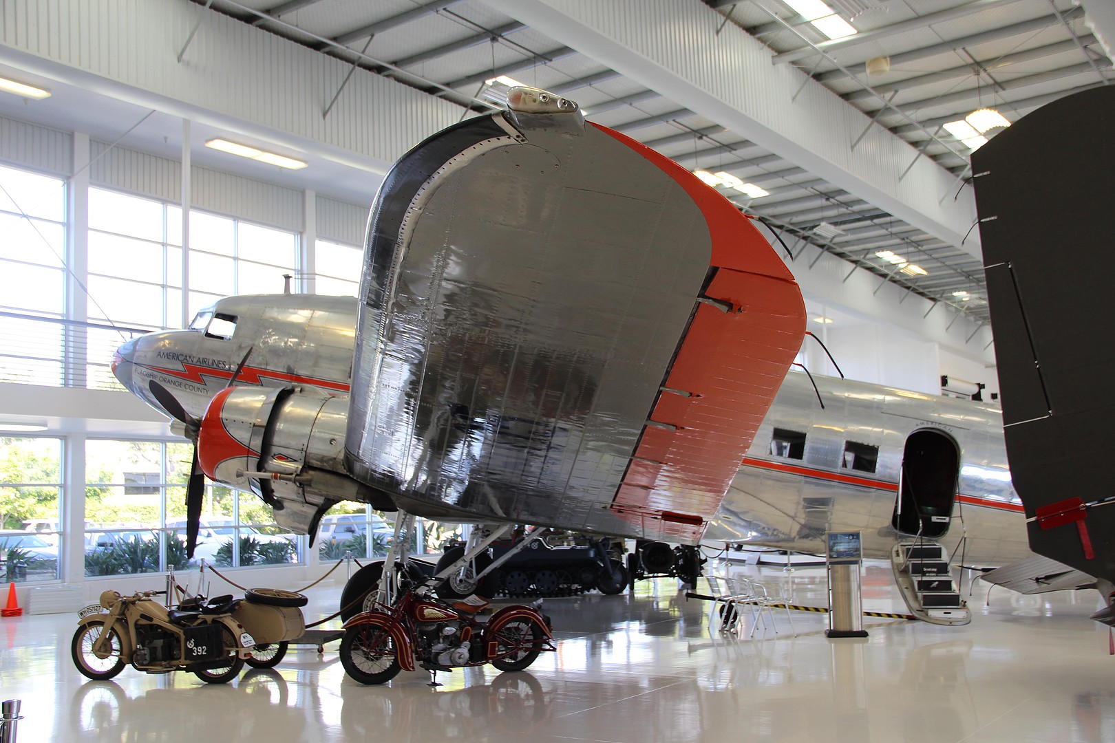 Douglas DC-3 -- Plastic Model Airplane Kit -- 1/144 Scale -- #rd0309 ...