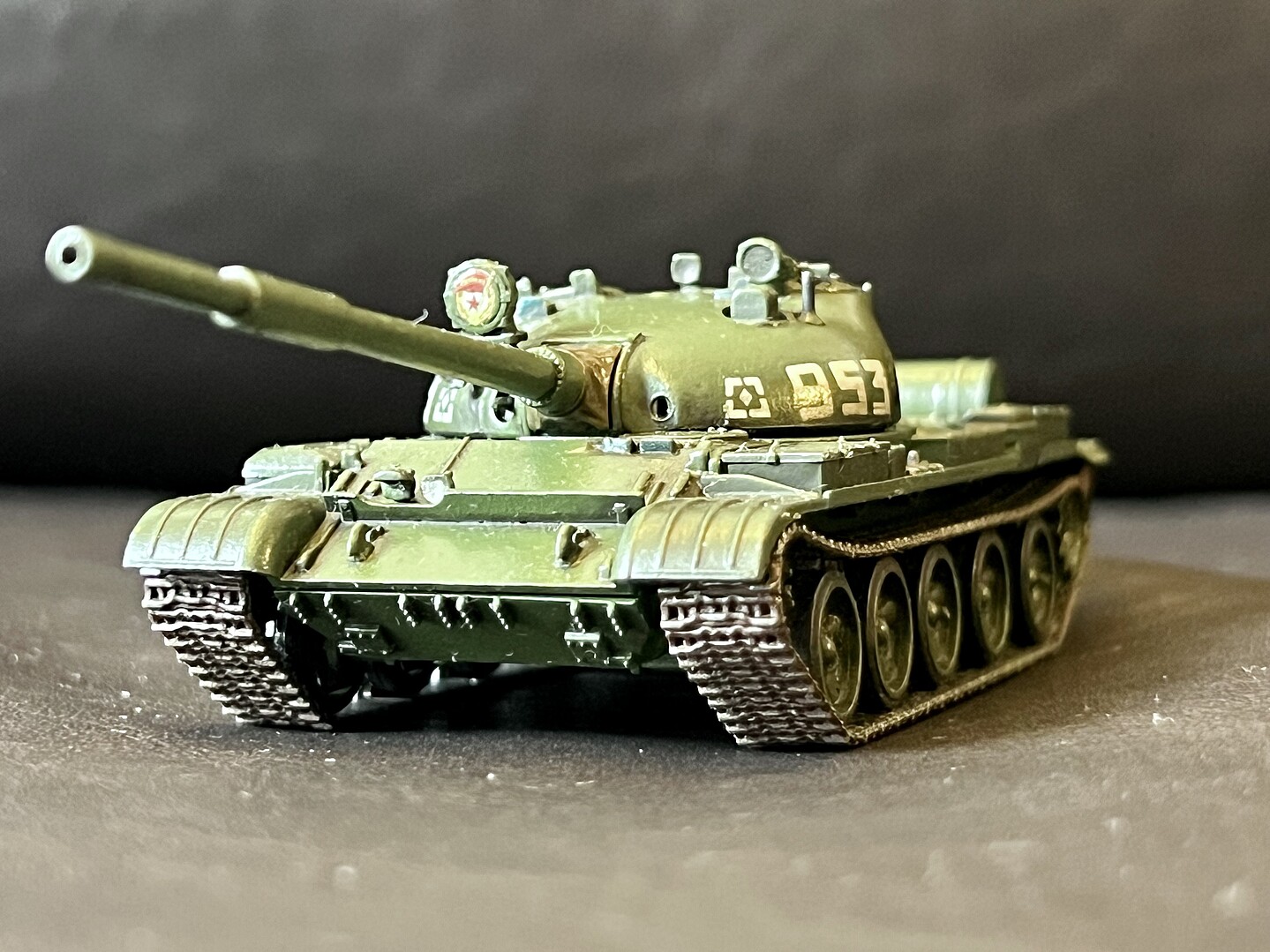 Russian T-62 Mod 1962 Main Battle Tank -- Plastic Model Military ...