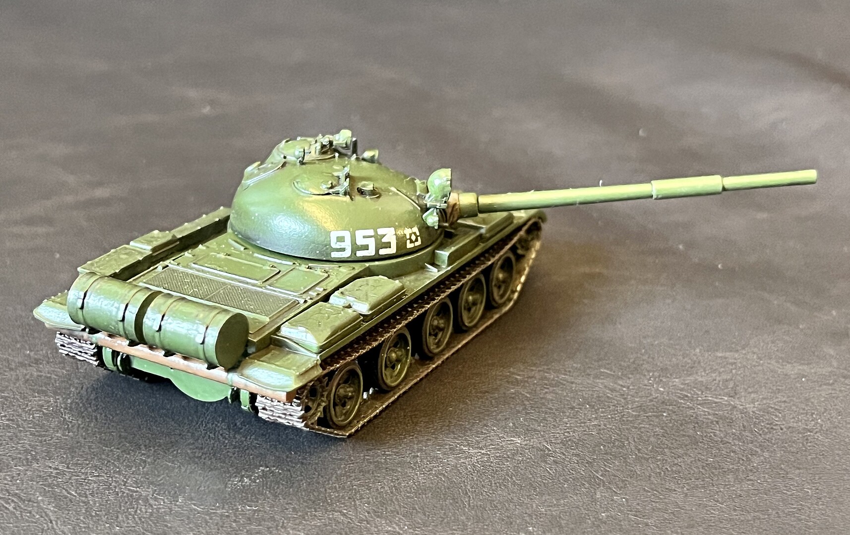 Russian T-62 Mod 1962 Main Battle Tank -- Plastic Model Military ...