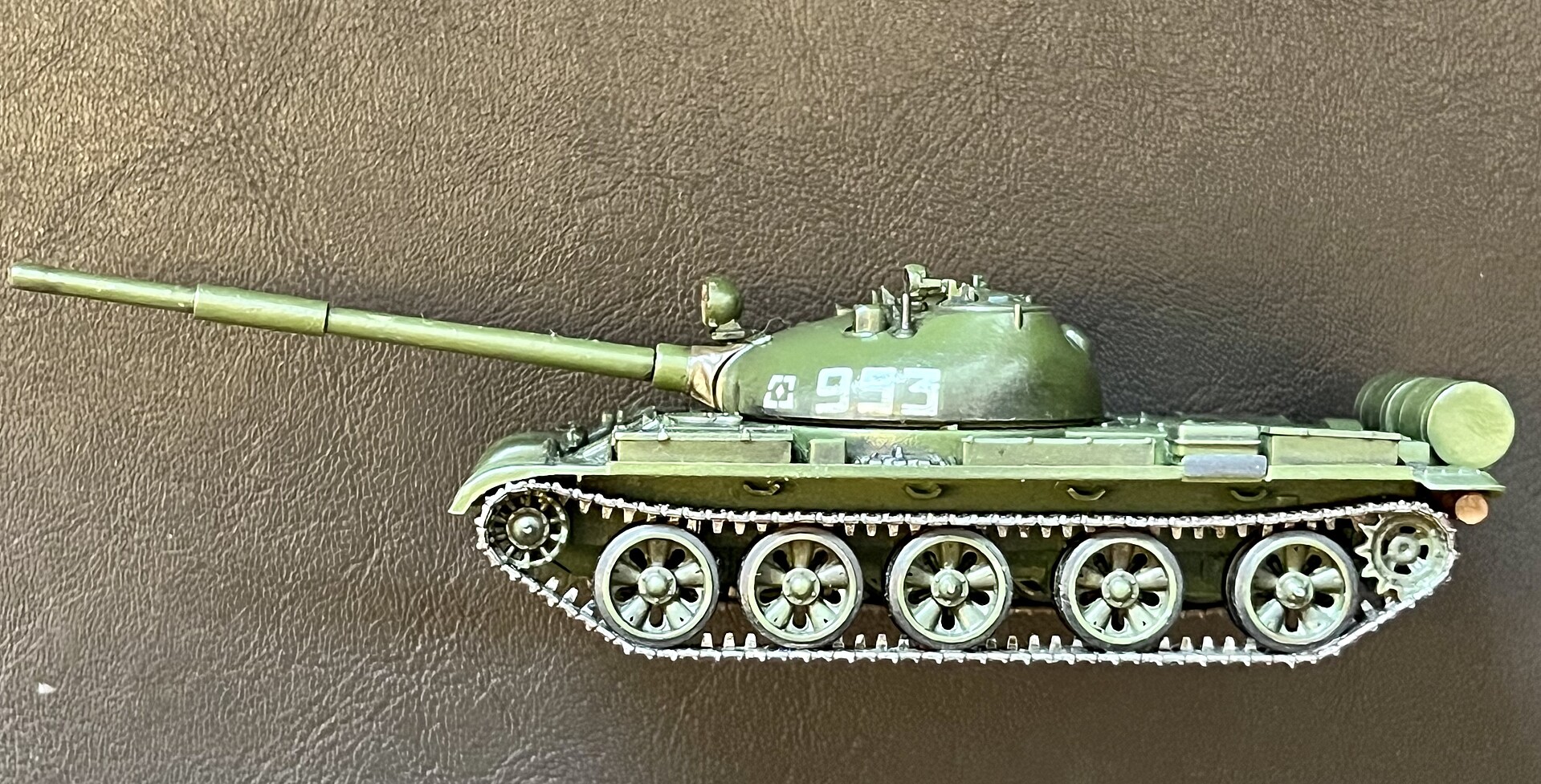 Russian T-62 Mod 1962 Main Battle Tank -- Plastic Model Military ...