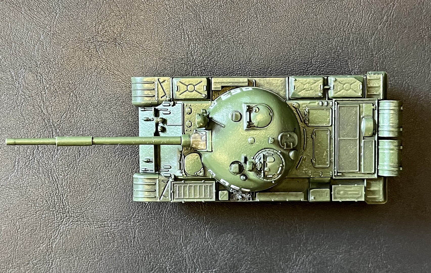 Russian T-62 Mod 1962 Main Battle Tank -- Plastic Model Military ...