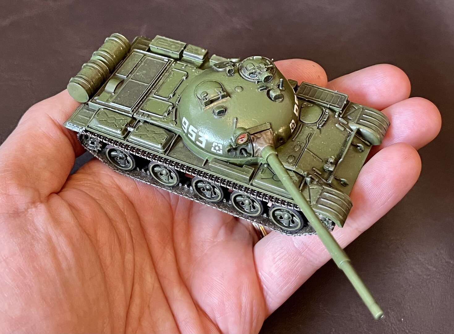 Russian T-62 Mod 1962 Main Battle Tank -- Plastic Model Military ...