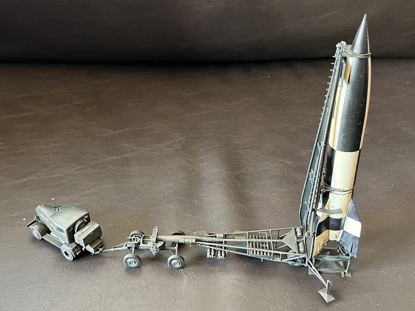 WWII German V2 Rocket Transporter/Erector -- Plastic Model Military ...