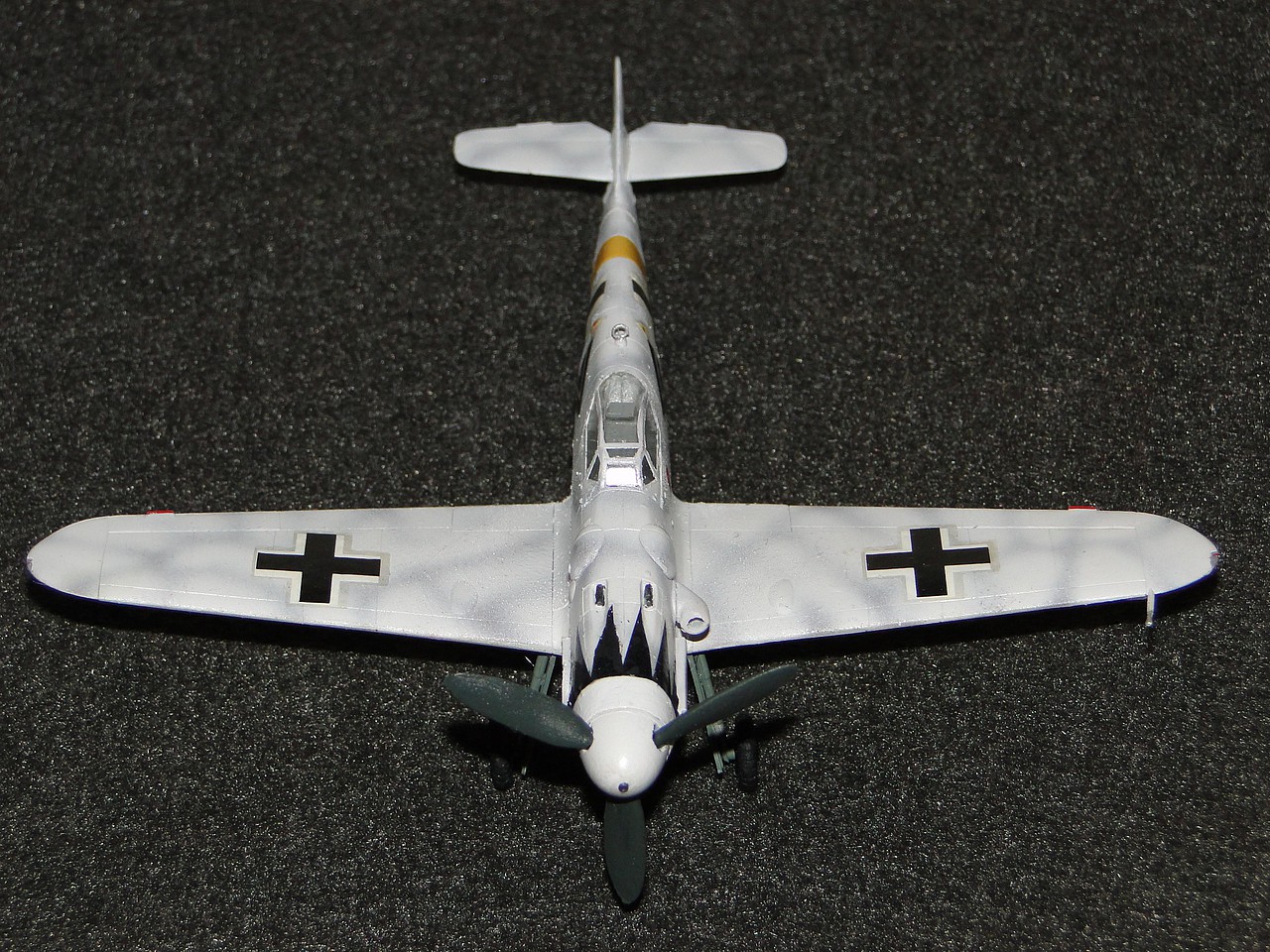 Messerschmitt Bf 109G -- Plastic Model Airplane Kit -- 1/72 Scale ...