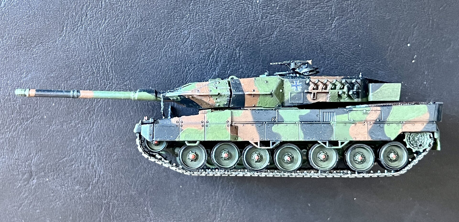 Leopard 2A6 A6M -- Plastic Model Tank Kit -- 1/72 Scale -- #03180 ...