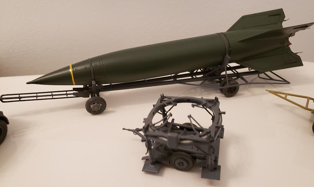 A4/V2 Ballistic Missile -- Plastic Model Military Vehicle Kit -- 1/72 ...