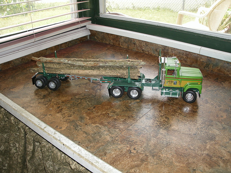 Peerless Roadrunner Logging Trailer -- Plastic Model Truck Kit -- 1/25 ...