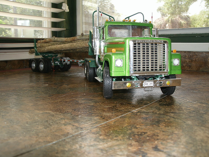 Peerless Roadrunner Logging Trailer -- Plastic Model Truck Kit -- 1/25 ...
