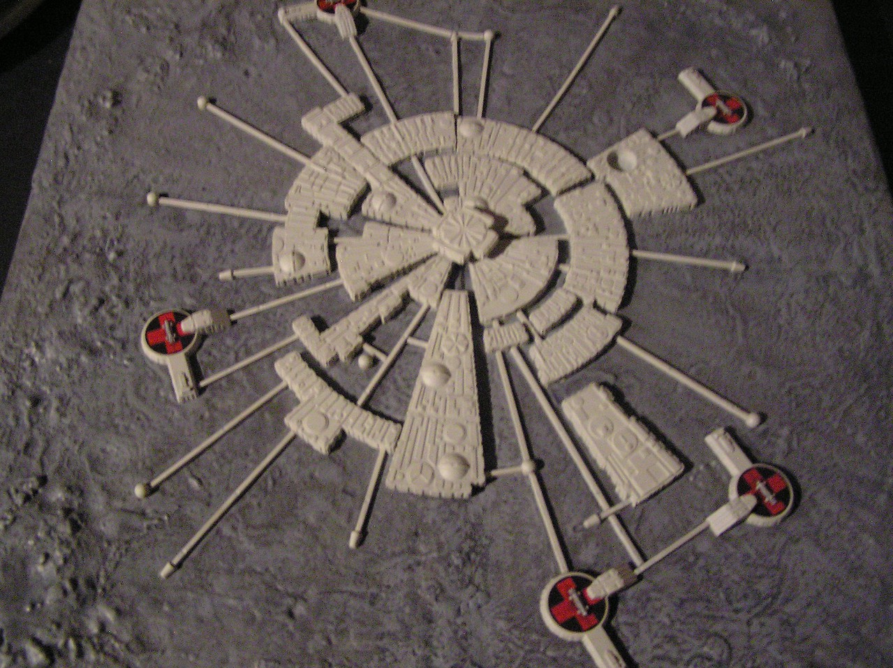 Gallery Pictures MPC Space 1999- Moon Base Alpha Space Program Plastic ...