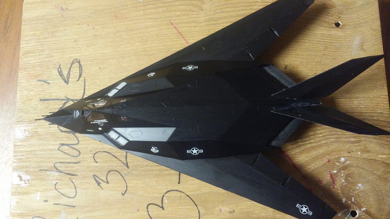 F117 Stealth Aircraft -- Plastic Model Airplane Kit -- 1/72 Scale ...