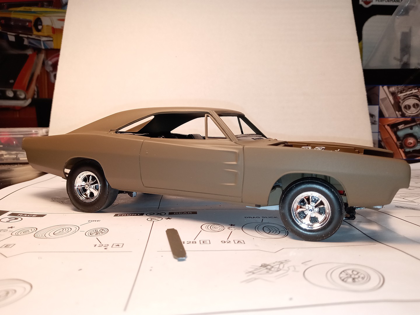 1968 Dodge Charger 2'n1 -- Plastic Model Car Kit -- 1/25 Scale ...