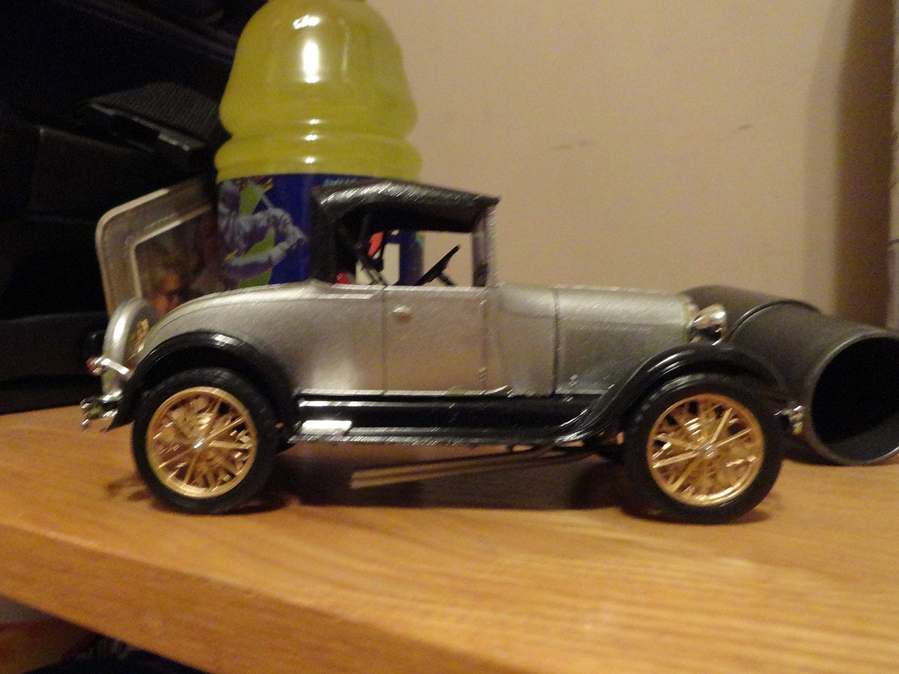 1929 Ford Model A Roadster -- Plastic Model Car Kit -- 1/25 Scale ...