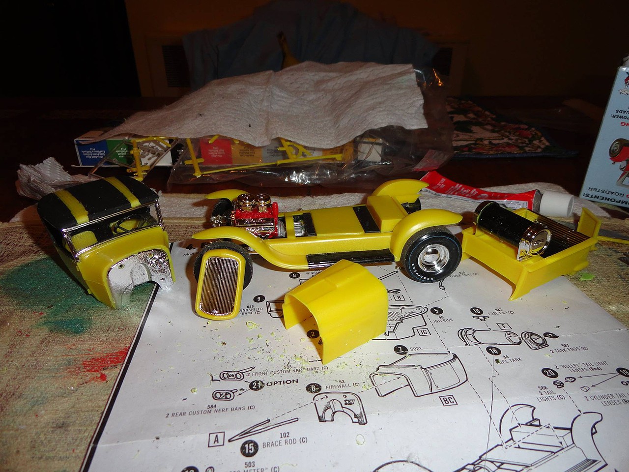 1929 Ford Model A Roadster -- Plastic Model Car Kit -- 1/25 Scale ...