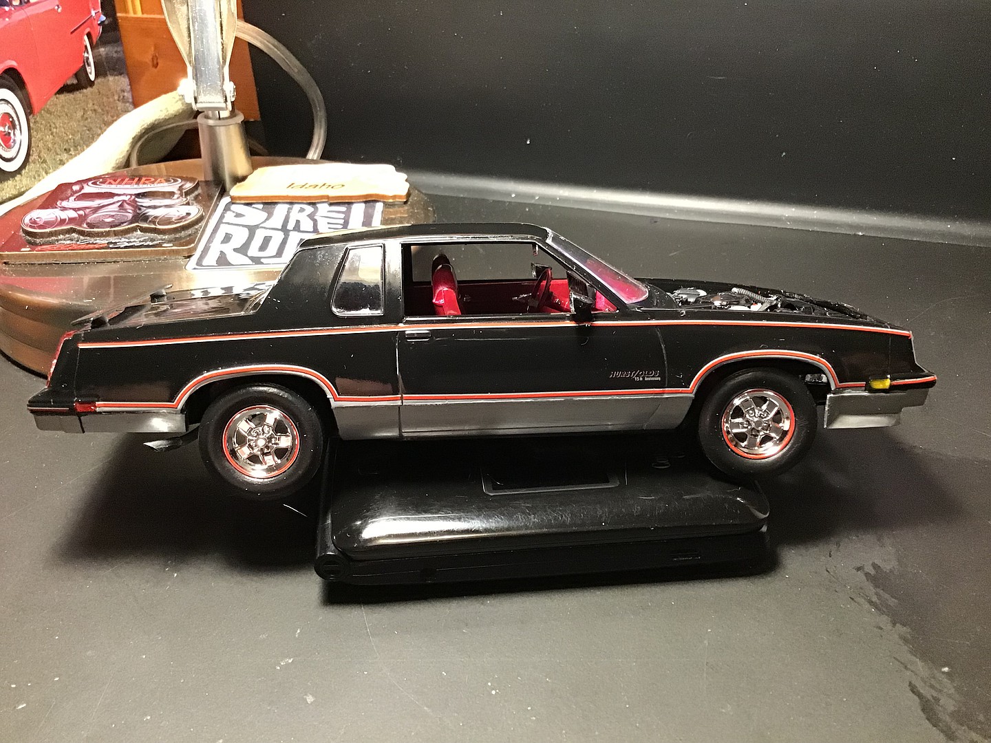 '83 Hurst Oldsmobile -- Plastic Model Car Kit -- 1/25 Scale -- #854317 ...