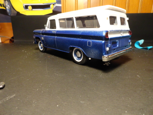 1966 Chevy Suburban -- Plastic Model Car Kit -- 1/25 Scale -- #854409 ...