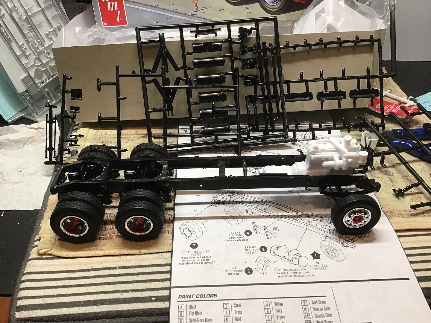 Peterbilt 359 Wrecker -- Plastic Model Vehicle Kit -- 1/25 Scale ...