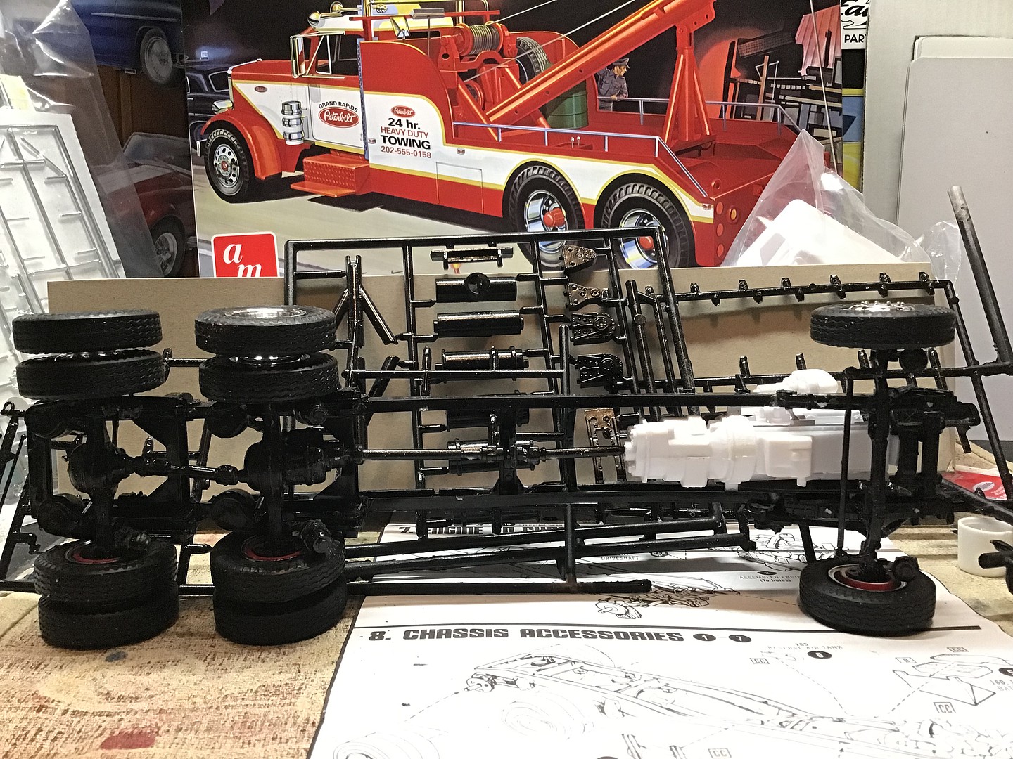 Peterbilt 359 Wrecker -- Plastic Model Vehicle Kit -- 1/25 Scale ...