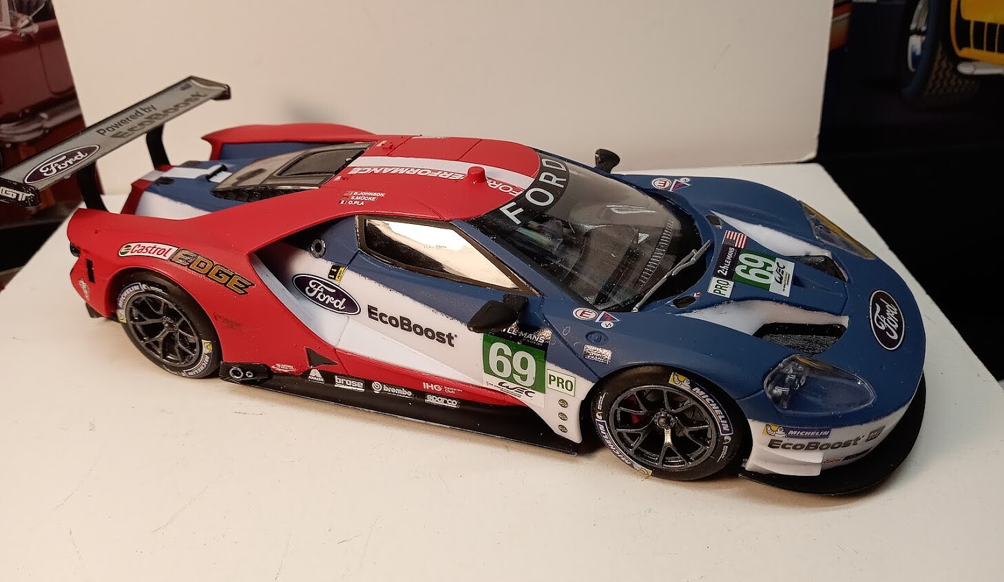 Ford GT LeMans 2017 Race Car -- Plastic Model Car Kit -- 1/24 Scale ...