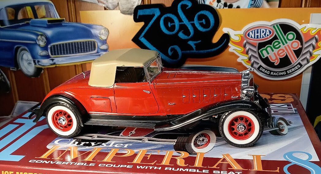 '32 Chrysler Imperial Gangbusters -- Plastic Model Car Vehicle Kit -- 1 ...