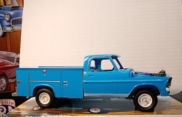 1967 Ford F100 Service Bed Pickup Truck -- Plastic Model Vehicle Kit ...