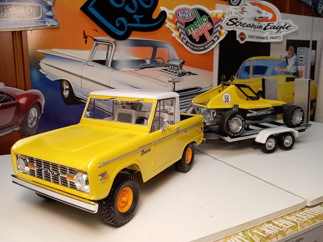 Bronco Half Cab Sandman II w/Dune Buggy and Trailer -- 1/25 Scale ...