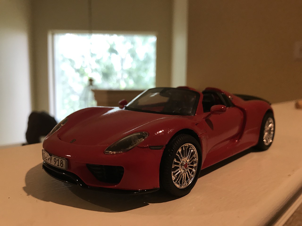 Porsche 918 Spyder Sports Car -- 1/24 Scale Plastic Model Car Kit ...