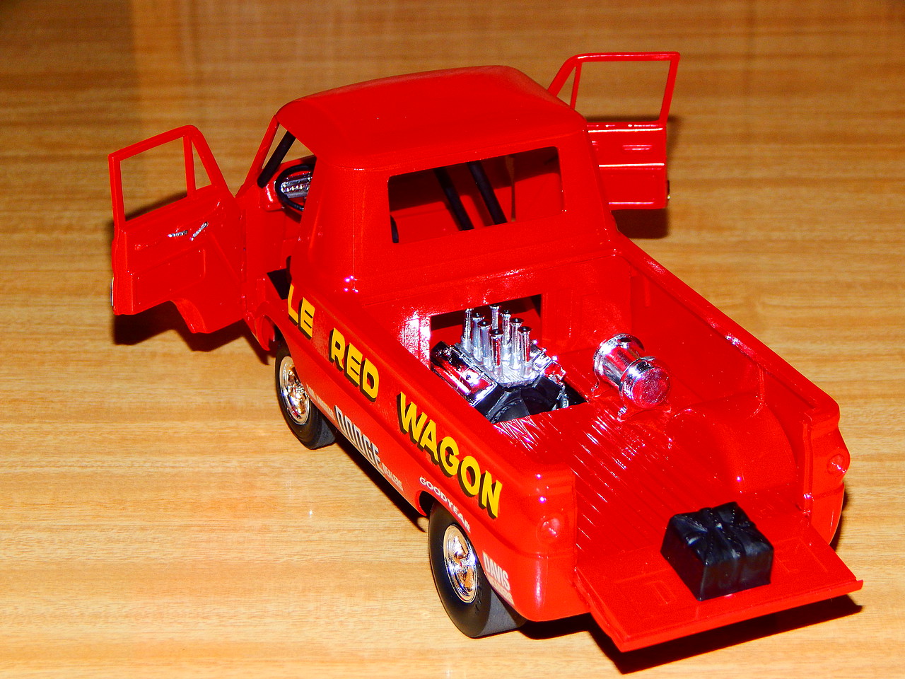 Little Red Wagon -- Plastic Model Truck Kit -- 1/25 Scale -- #hl115-12 ...