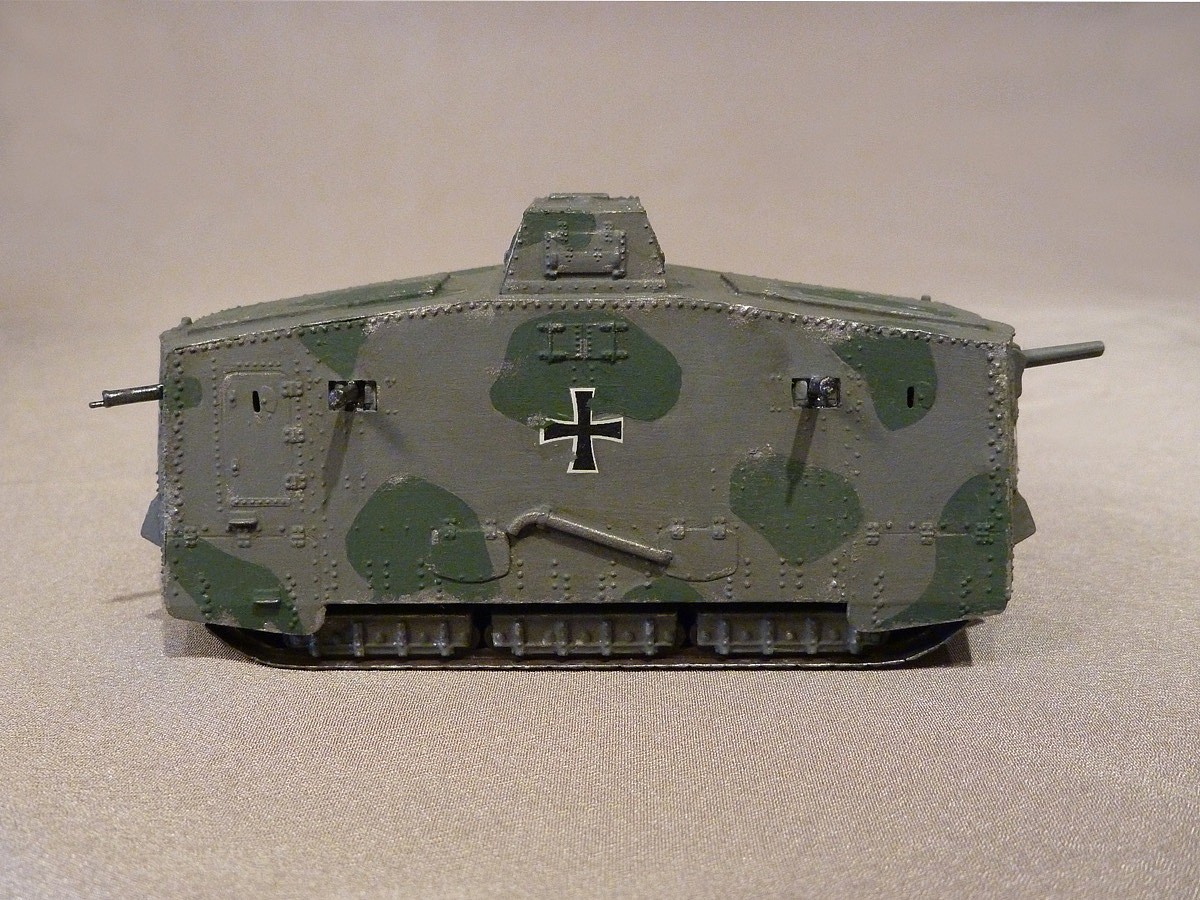 WWI A7V Sturm Pz Tank -- Plastic Model Military Vehicle Kit -- 1/72 ...