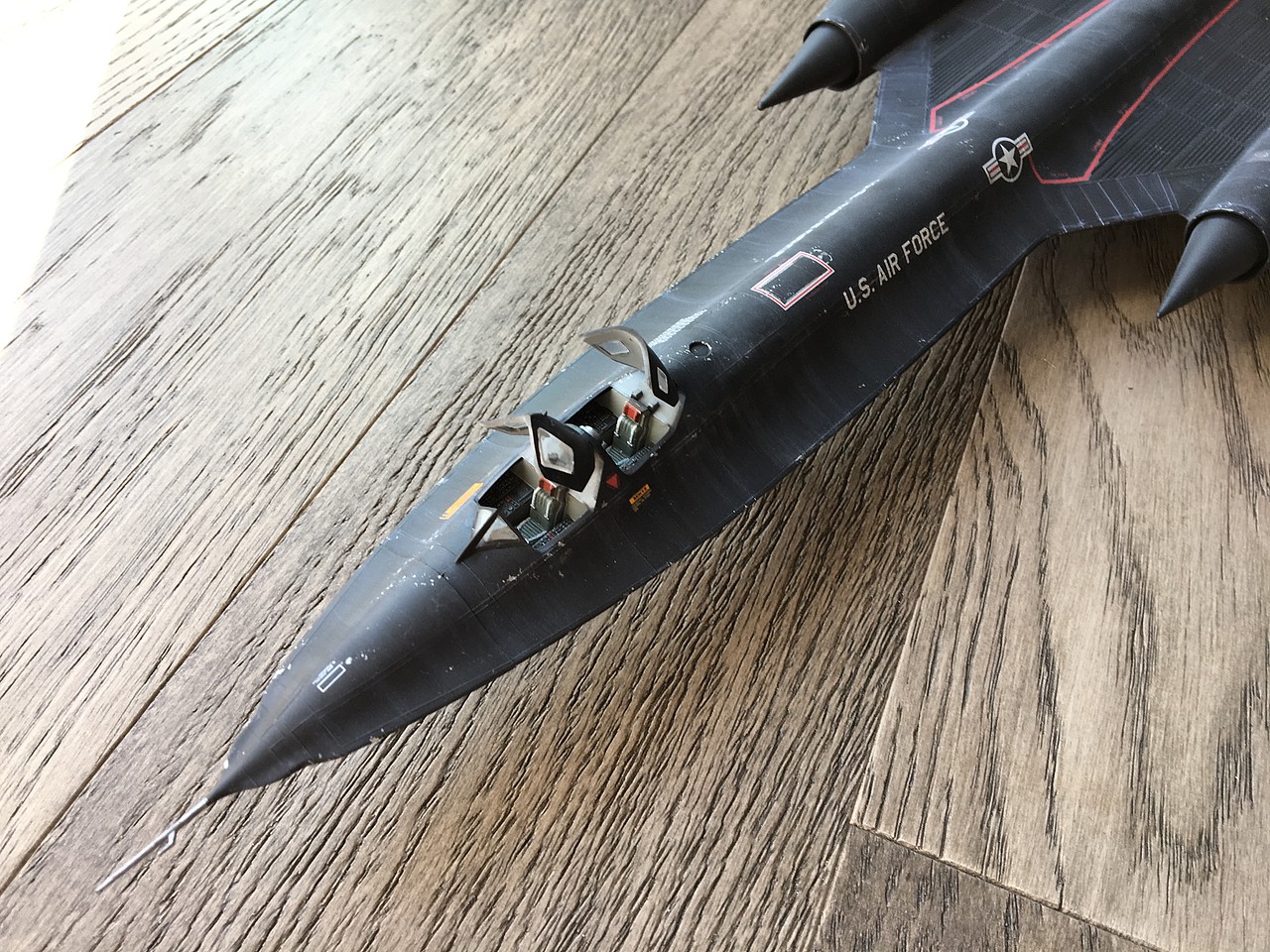 SR-71A Blackbird -- Plastic Model Airplane Kit -- 1/72 Scale -- #855810 pictures by jsea96