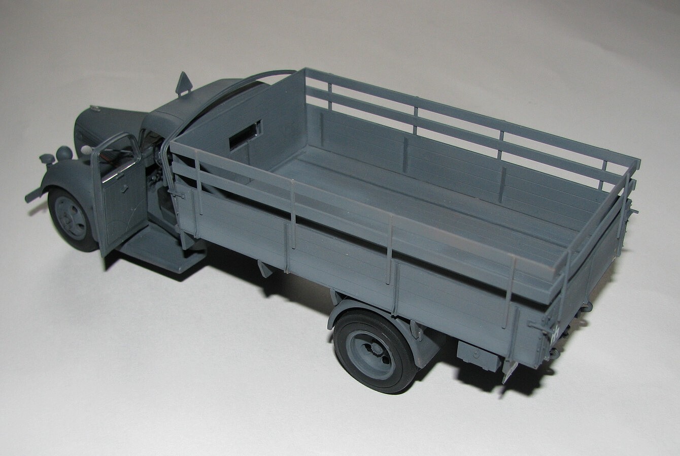 G917T German Army Truck -- Plastic Model Military Truck Kit -- 1/35 ...