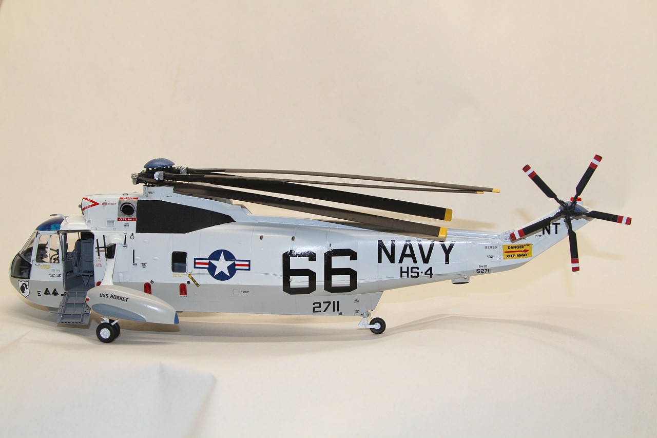 SH3H Sea King Helicopter -- Plastic Model Helicopter -- 1/48 Scale ...