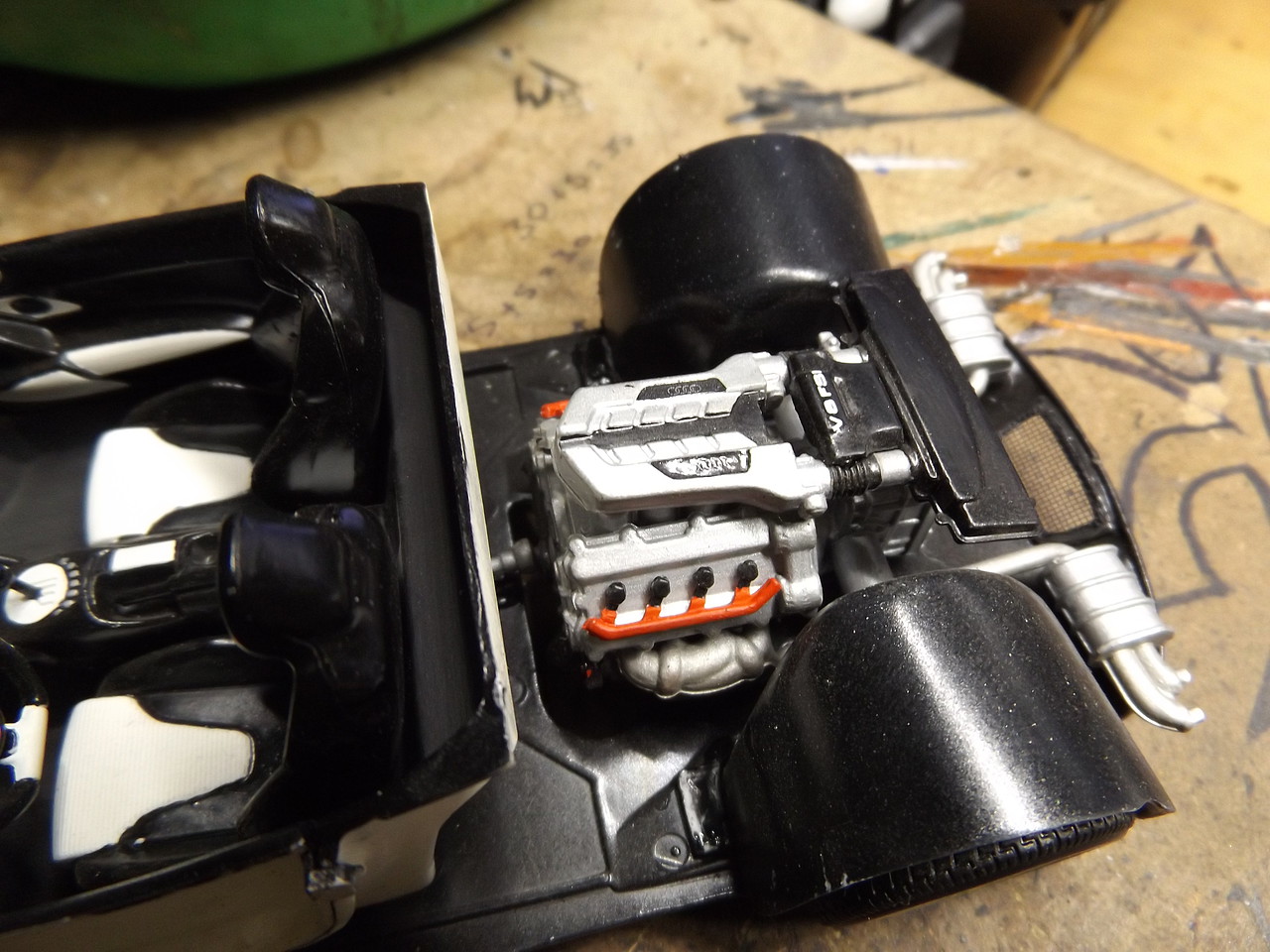 Audi R8 -- Plastic Model Car Kit -- 1/24 Scale -- #07398 pictures by ...