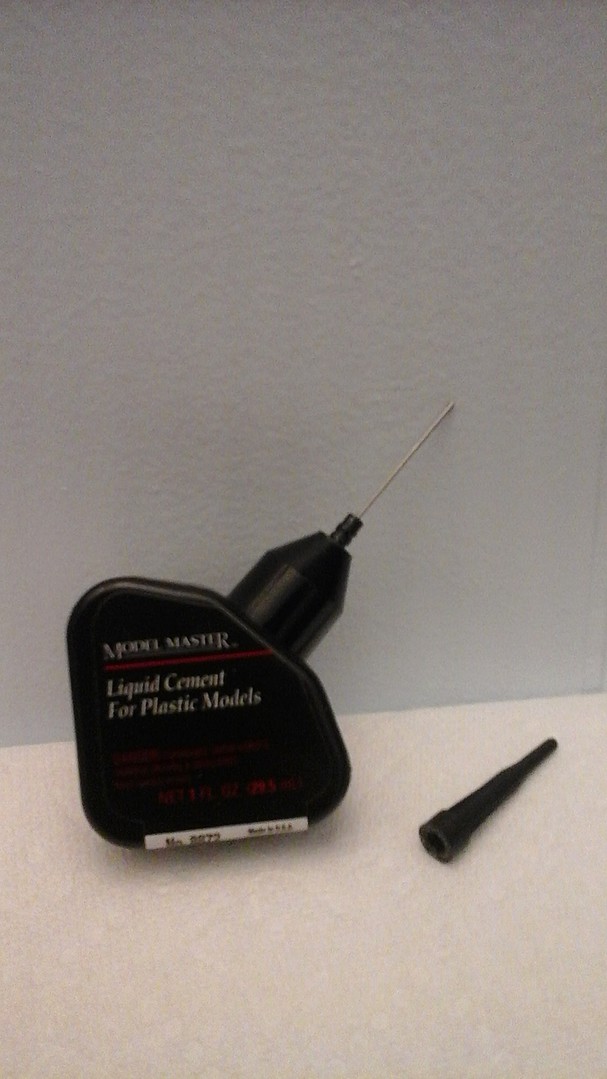 Model Master Liq Cement 1 oz Applicator Carded -- Plastic Model Cement ...