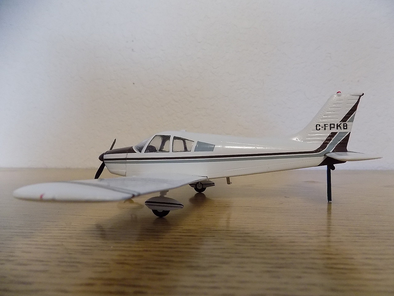 Piper Cherokee Plane -- Plastic Model Airplane Kit -- 1/48 Scale ...
