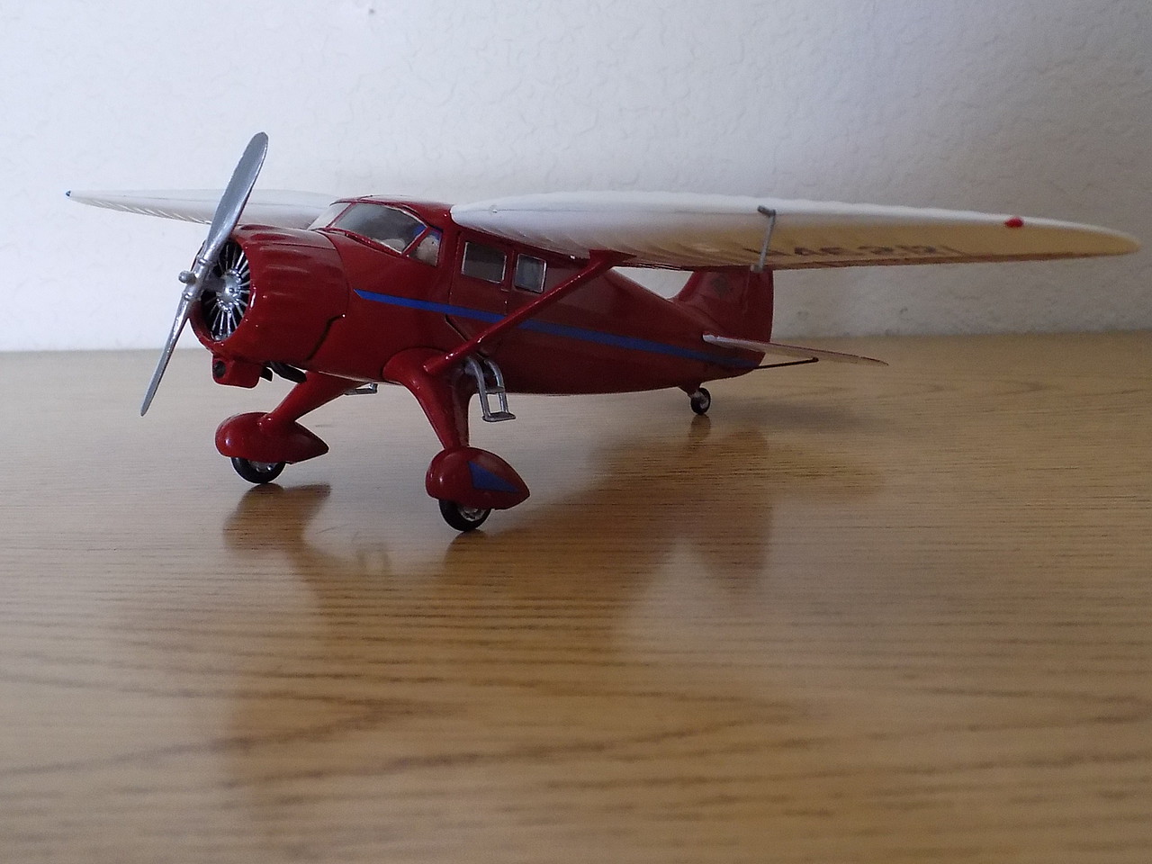 Stinson Reliant SR9 Airplane -- Plastic Model Airplane Kit -- 1/48 ...