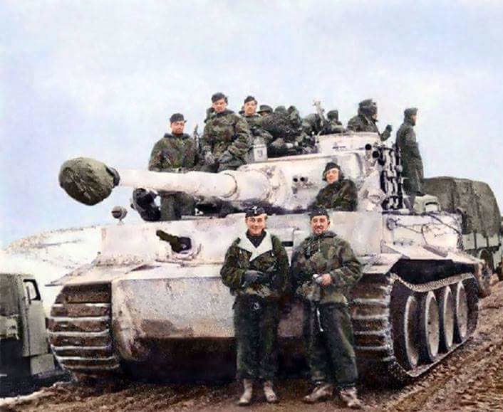 German Battle Tiger Tank I Early Prod -- Plastic Model Military Vehicle ...