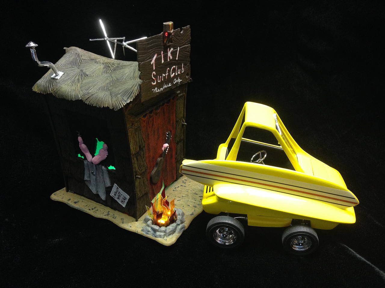 Surfite with Figure -- Plastic Model Car Kit -- 1/25 Scale -- #854347 ...