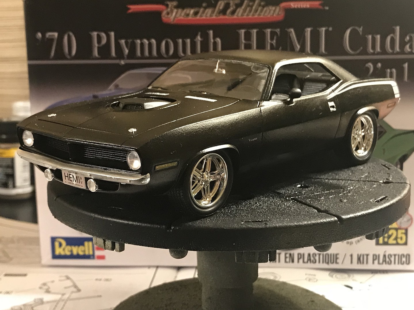 1970 Plymouth Hemi Cuda 2'n1 -- Plastic Model Car Kit -- 1/25 Scale ...